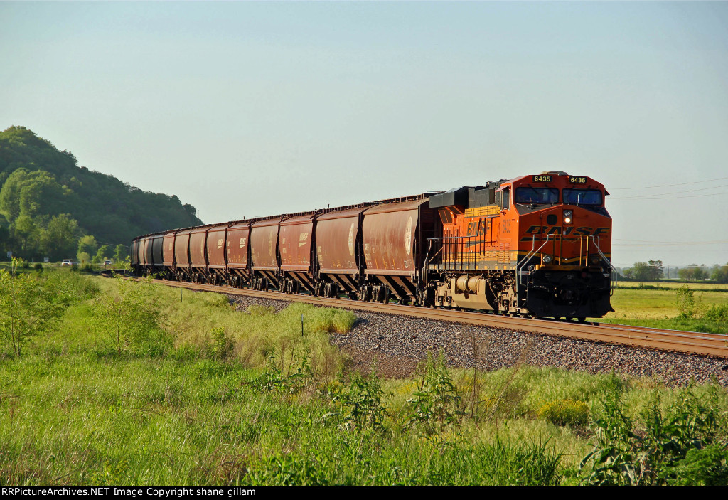 BNSF 6435 Rolls solo on a Sb grain train!!"